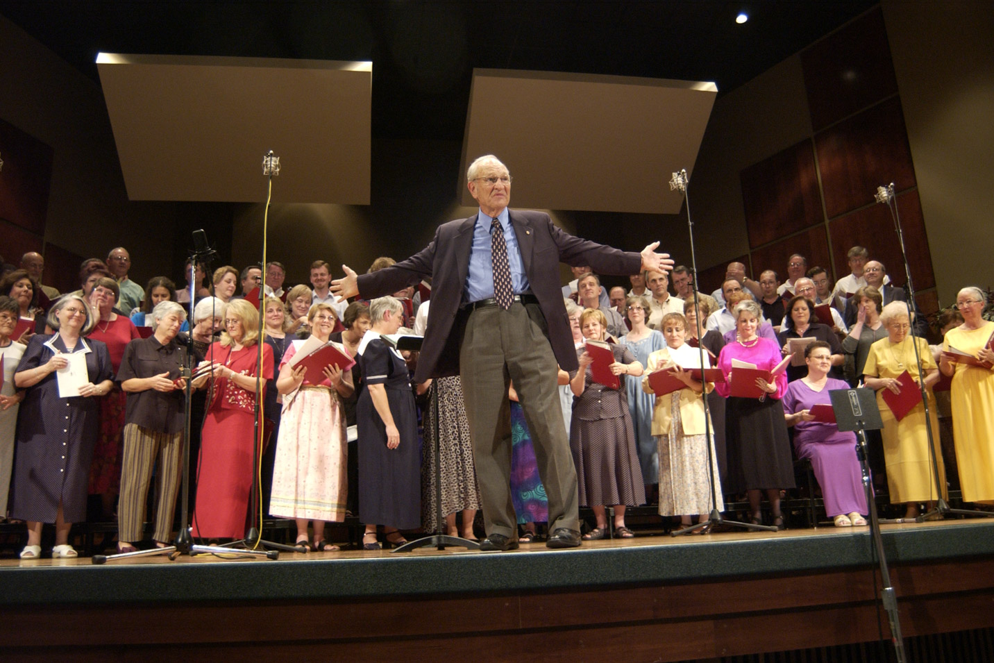 Uncle Bud Statue | Harding